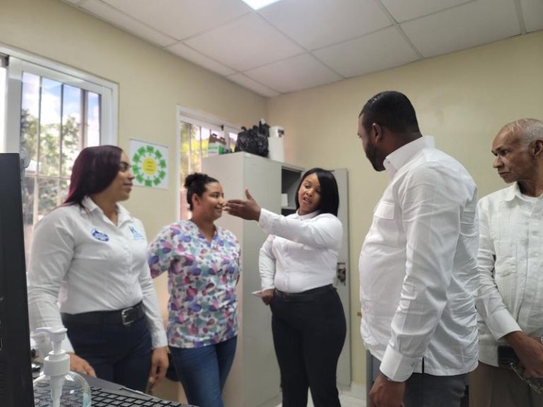 Supervisión en hospitales Villa La Mata y Cevicos de Sánchez Ramírez ...